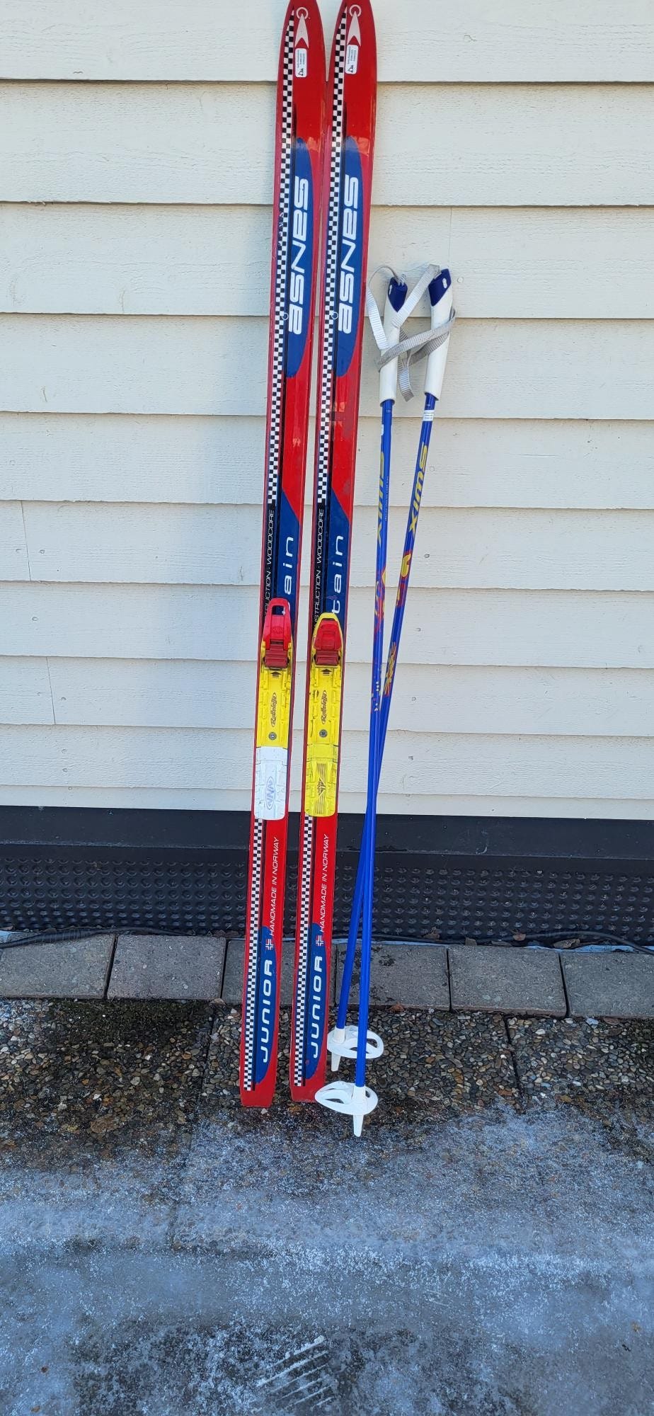 Ski med staver 150cm125cm | FINN-torget