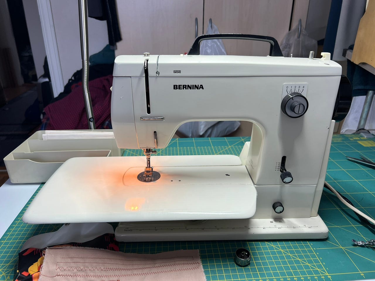 Bernina 800, rettsøm og sikksakk symaskin | FINN torget