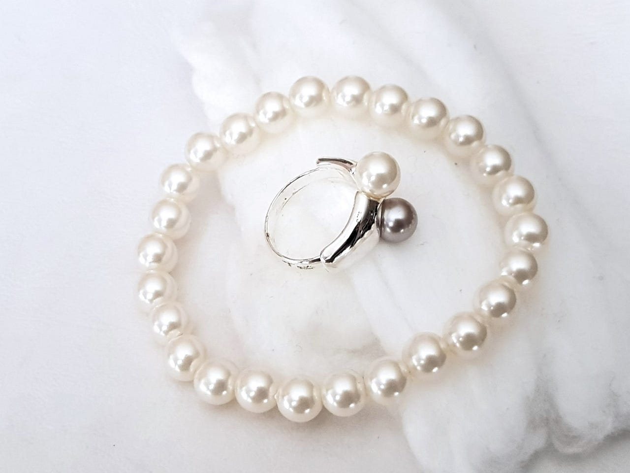 LBVYR Perlearmbånd 8mm med tilhørende ring - ubrukt | FINN-torget