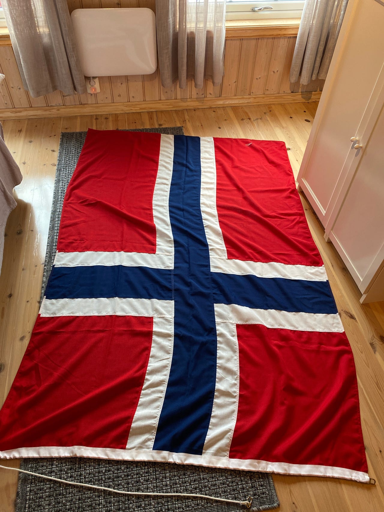 Norskt stor flagg til flaggstang | FINN-torget