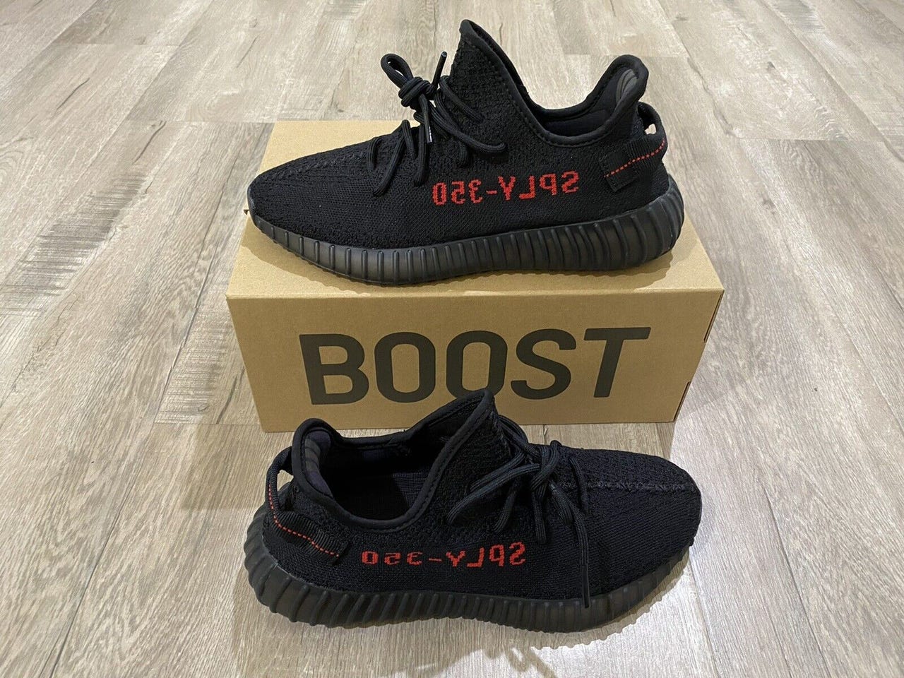 Yeezy Boost 350 V2 Black Red Str. 42 | FINN-torget