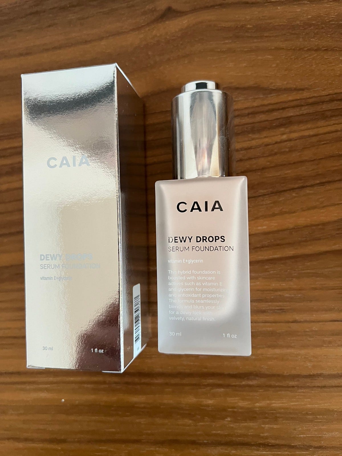Caia Dewy Drops Serum Foundation | FINN torget
