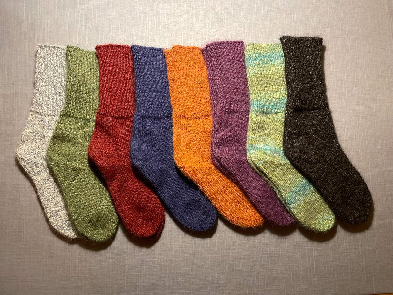 Hjemmestrikka ullsokker str 39/40 | FINN torget