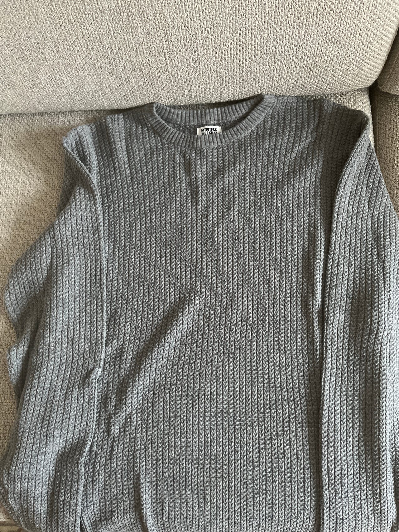 Ubrukt genser fra Weekday i ullblanding | FINN-torget