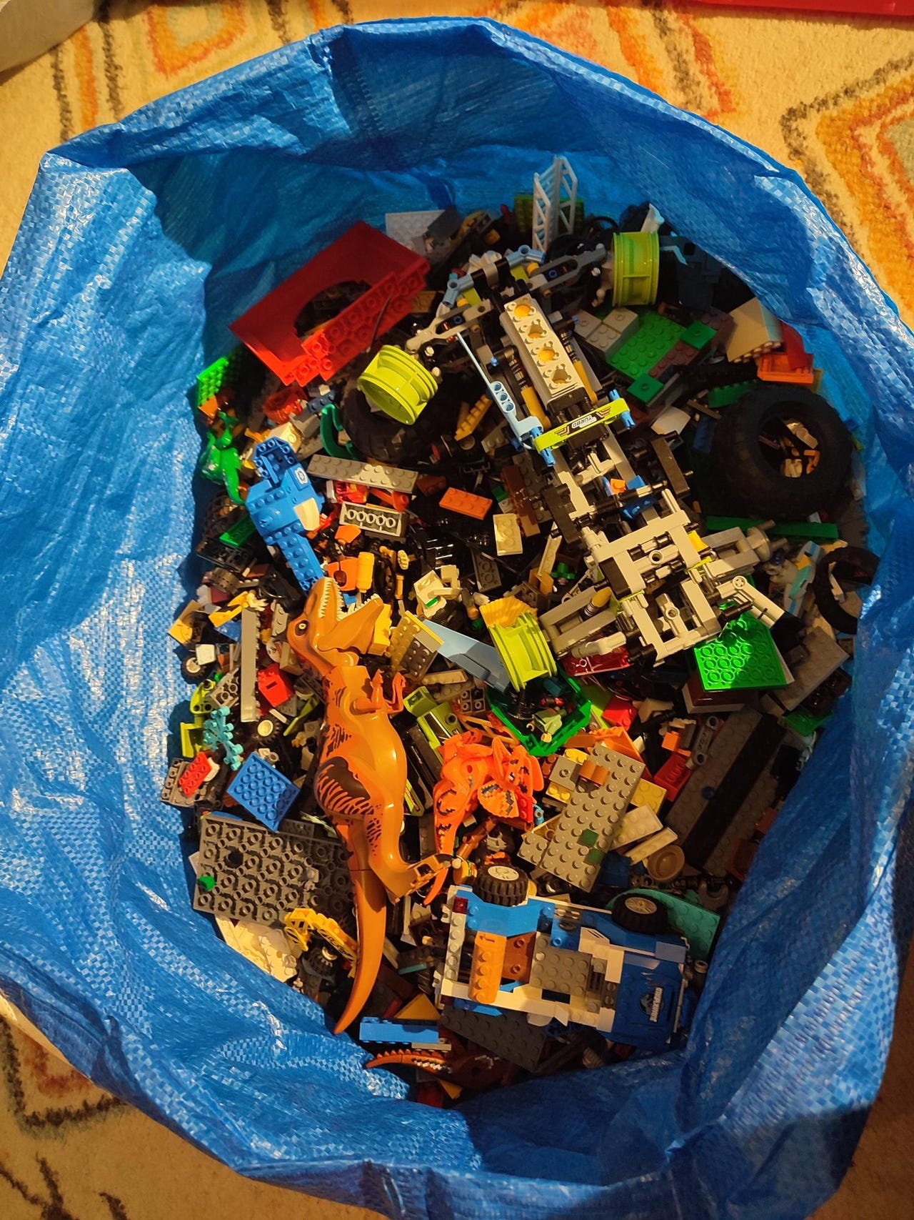 Lego 5.2 kg blanding dinosaur og lego technic | FINN torget