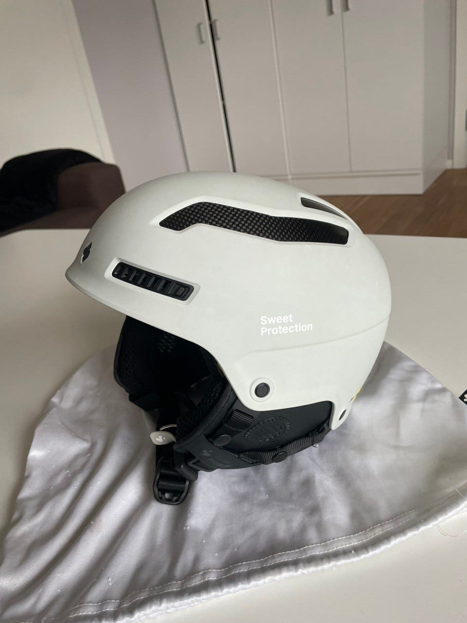 Sweet Protection - Slalom hjelm | FINN-torget