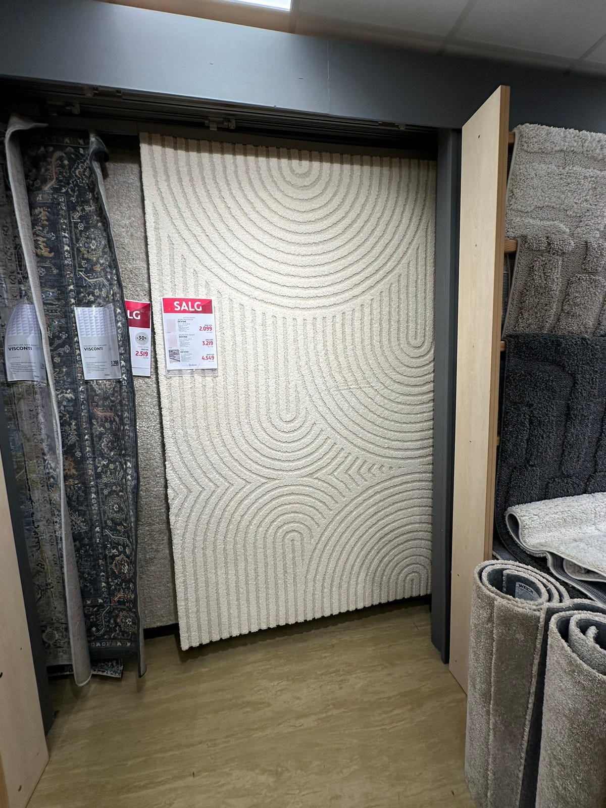 Ønsker å kjøpe Devine teppe | FINN torget