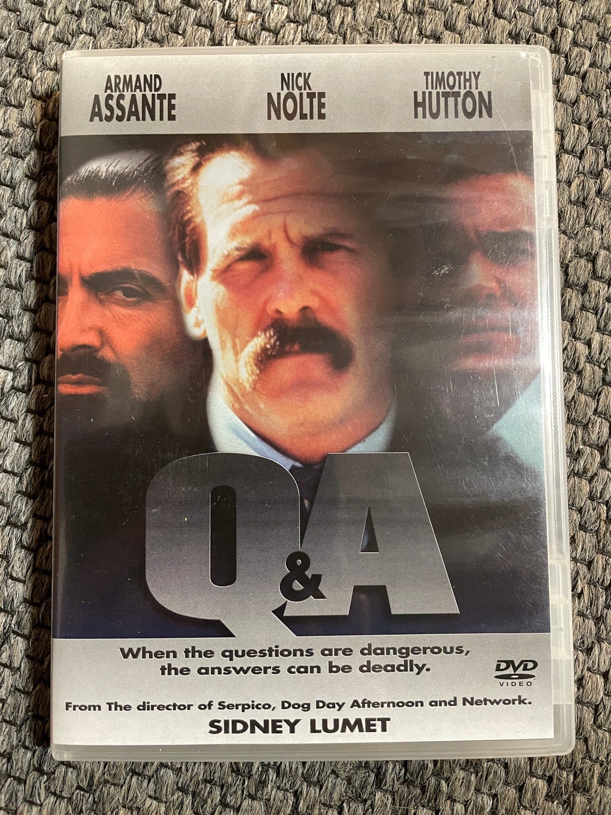 [DVD] Q & A / Lovens bøddel - 1990 (norsk tekst) | FINN torget