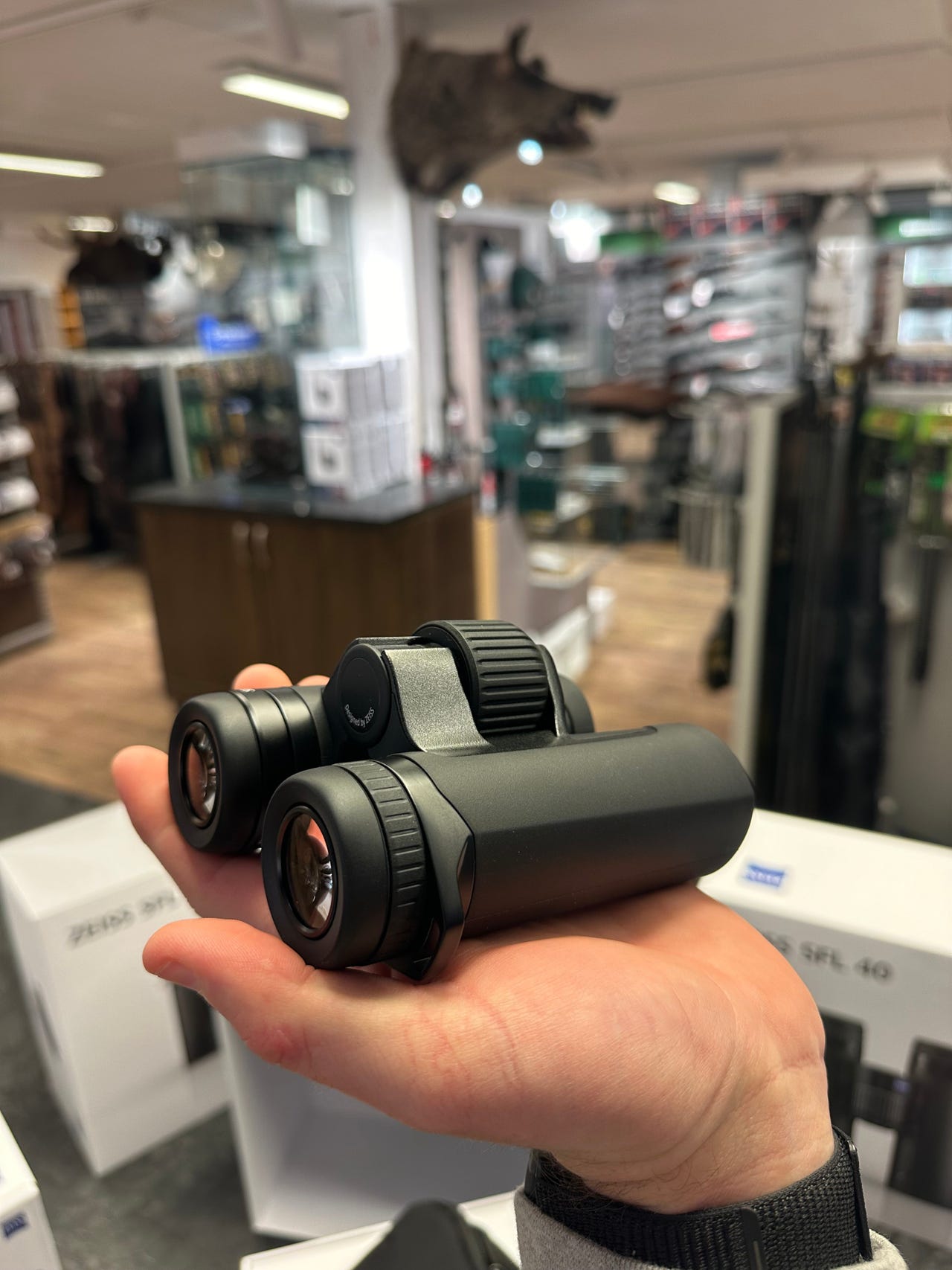 Verdens Beste Lettvekter kikkert, ZEISS SFL 8x30 på lager! | FINN torget