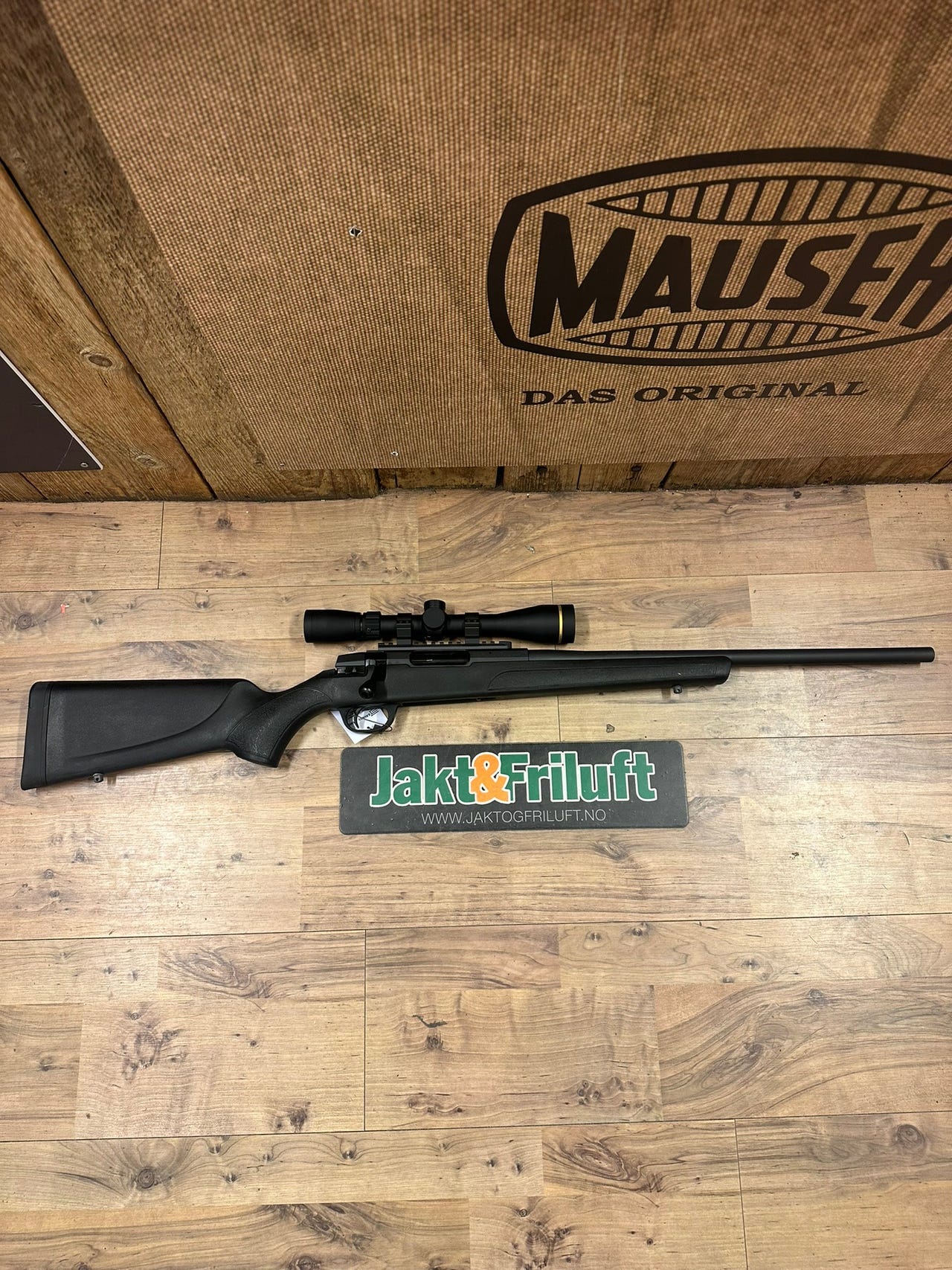 NYHET! Savage 334 Black 308 Win med Leupold VX-Freedom 3-9x40 (1 inch ...