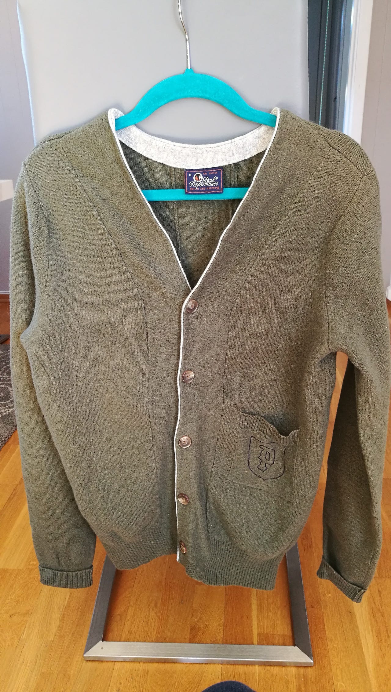 Peak Performance cardigan str M | FINN torget