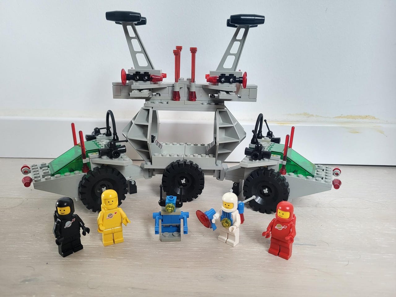 Lego 6952 Solar Power Transporter fra Lego Classic Space serien | FINN ...