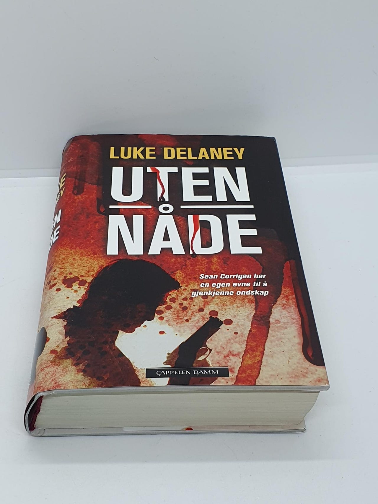 1.opplag. Uten nåde - Luke Delaney | FINN-torget