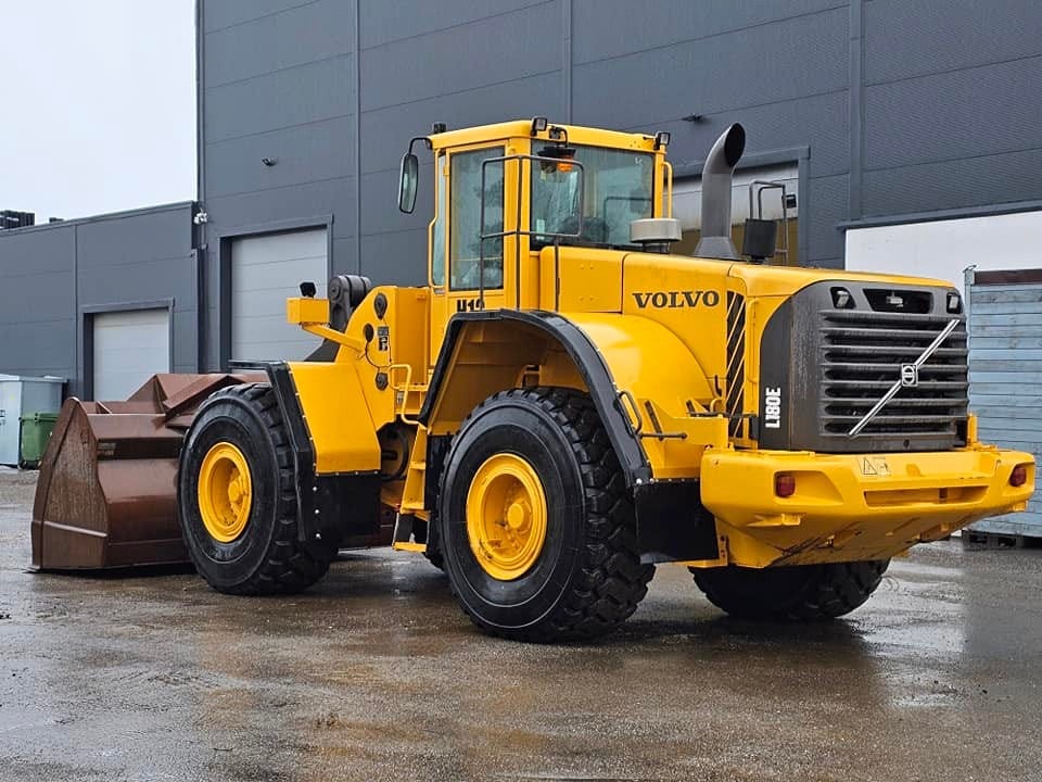 Til salgs: Volvo L180 E, 2006 Modell, Spakstyring, Gjerstad skuff 5300 ...