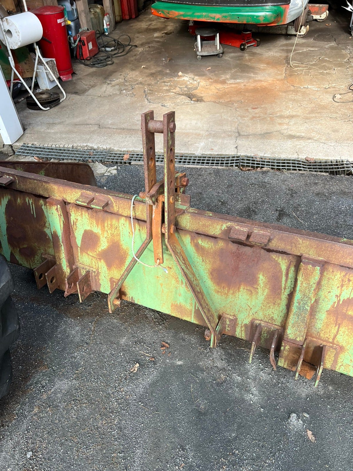 Bakskuffe med manuell tipp. Bredde 175 cm | FINN torget