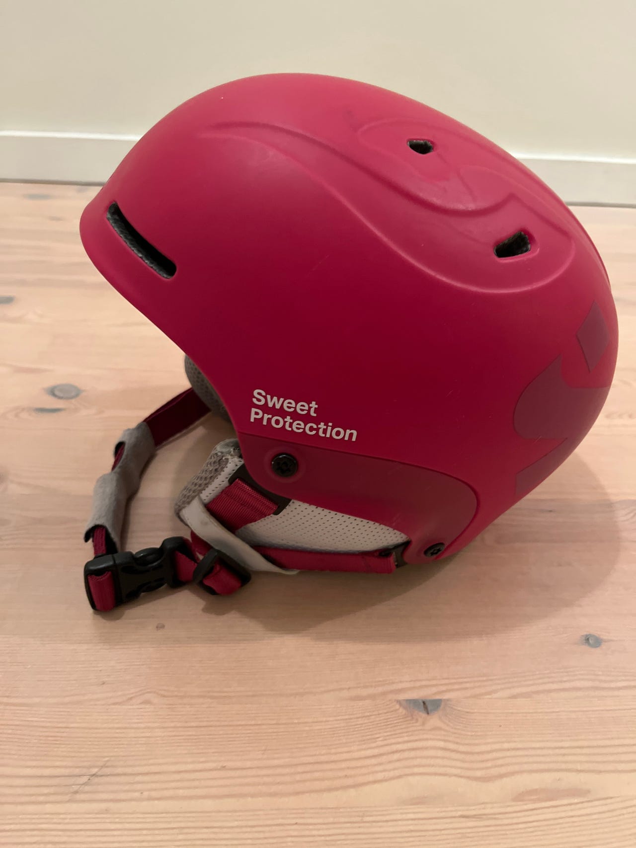 Sweet protection hjelm i str S/M | FINN torget