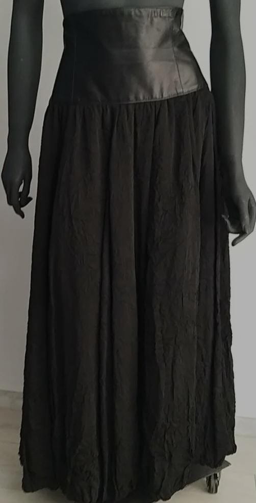 Ivan Grundahl skjørt | FINN-torget