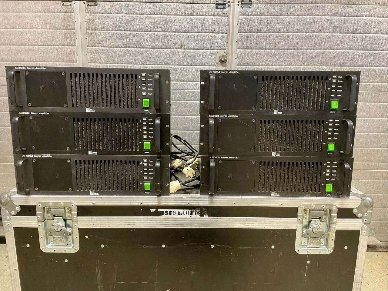 Meyer Sound MS-1000a | FINN-torget