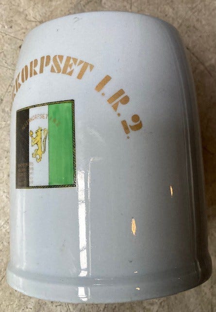 Krus fra JEGERKORPSET I.R.2. laget av Hakon Lund Sanitær porselen ...