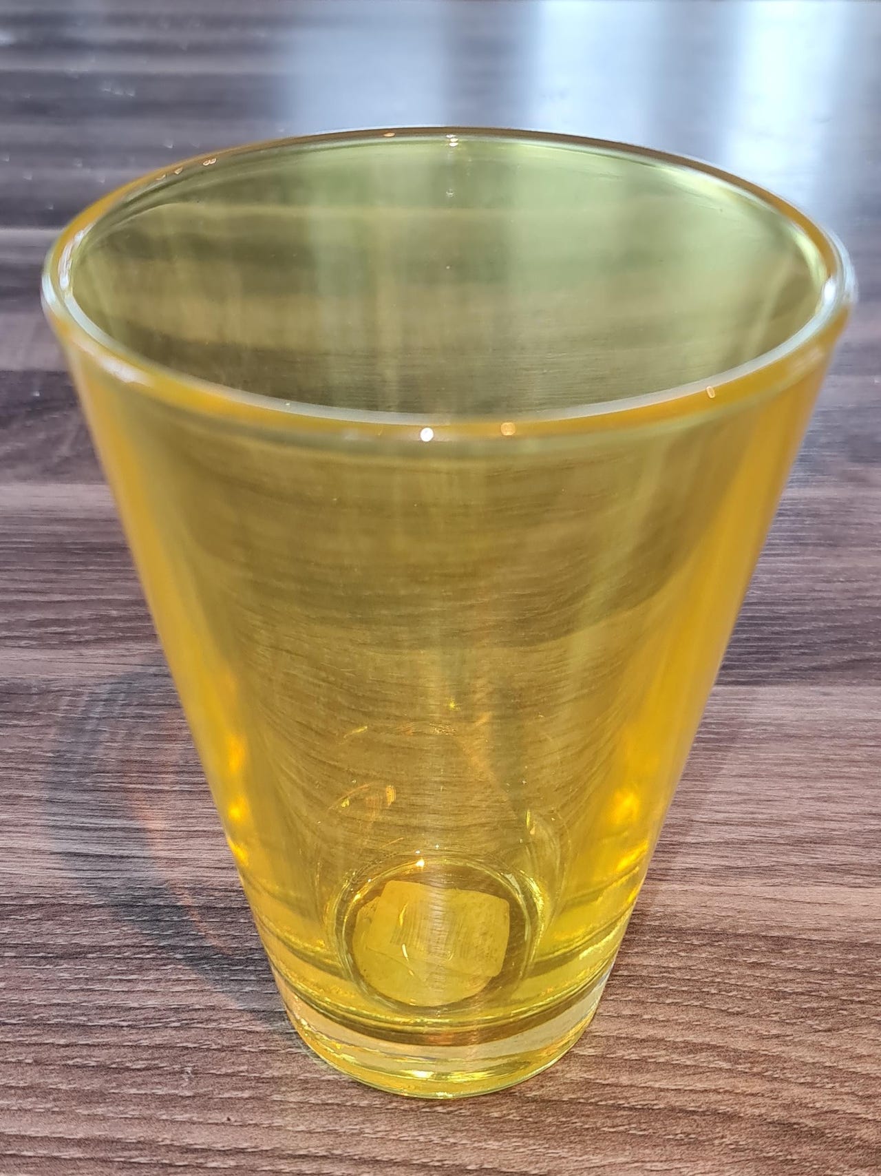 Gult stort glass / liten vase (15cm høy) | FINN-torget