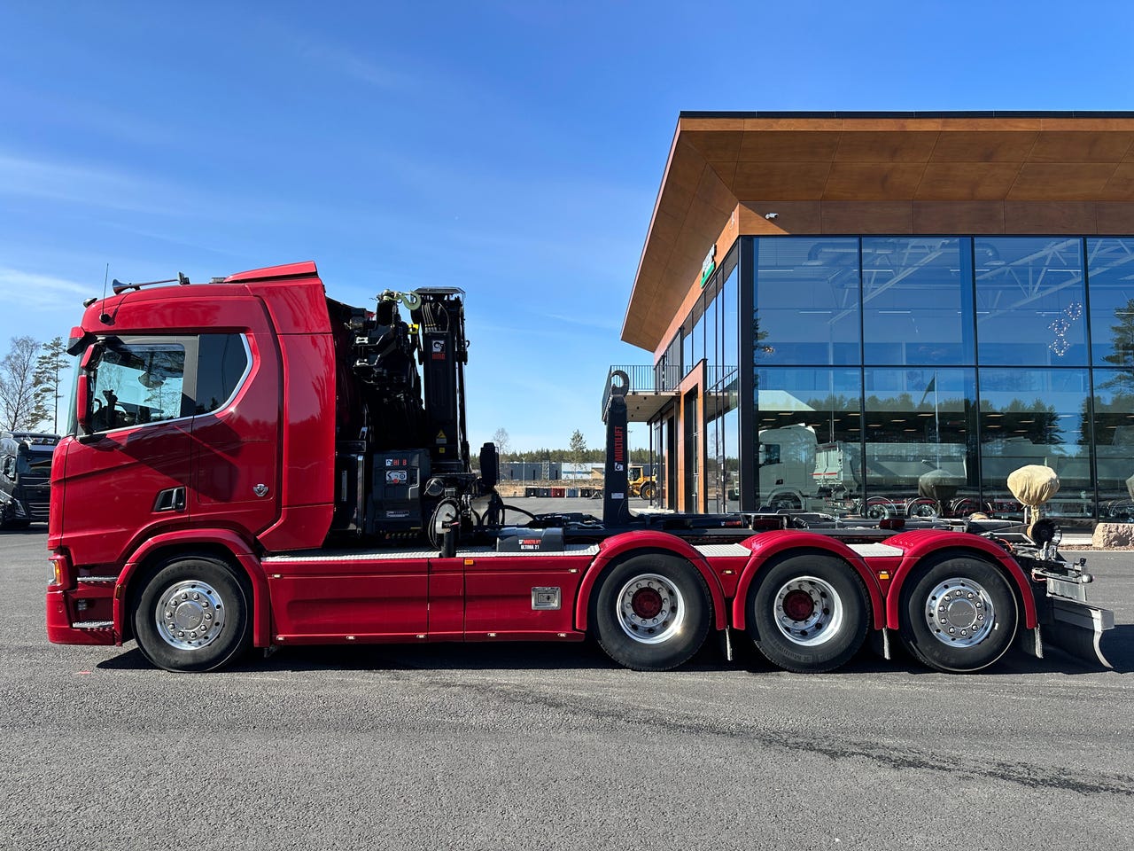 Til salgs: Scania R520 V8 Tridem krok og kranbil Hiab 302 6 hydrauliska ...