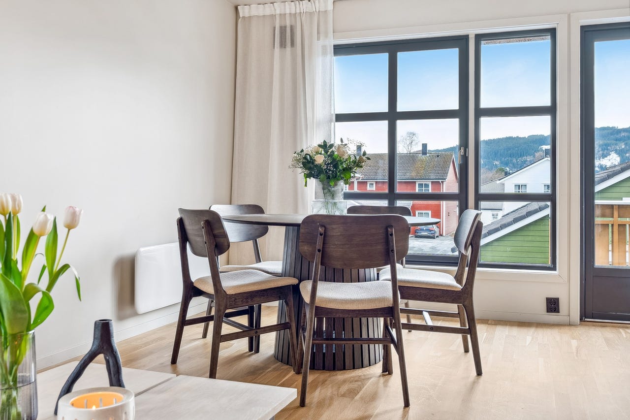 Lys og fin leilighet på Hov | 2. etasje | Kjøkken fra 2021 | Garasje ...