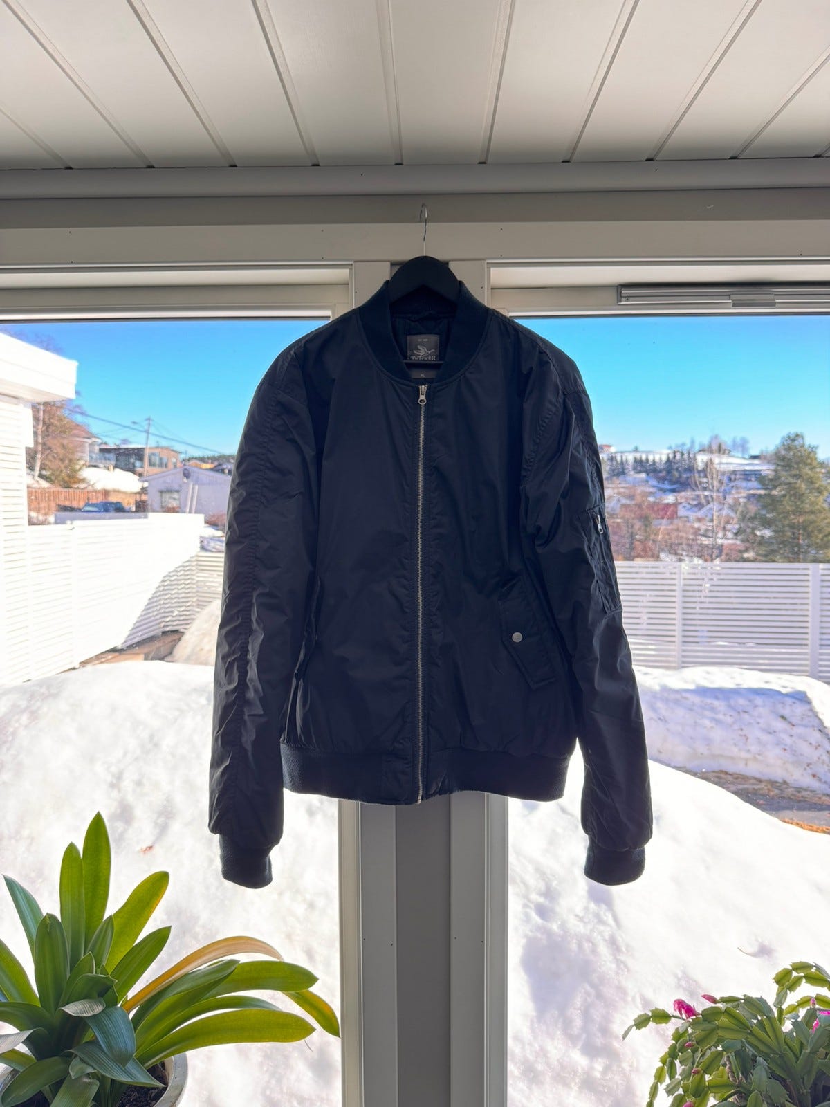 Tracker jakke (bomber jacket) | FINN torget