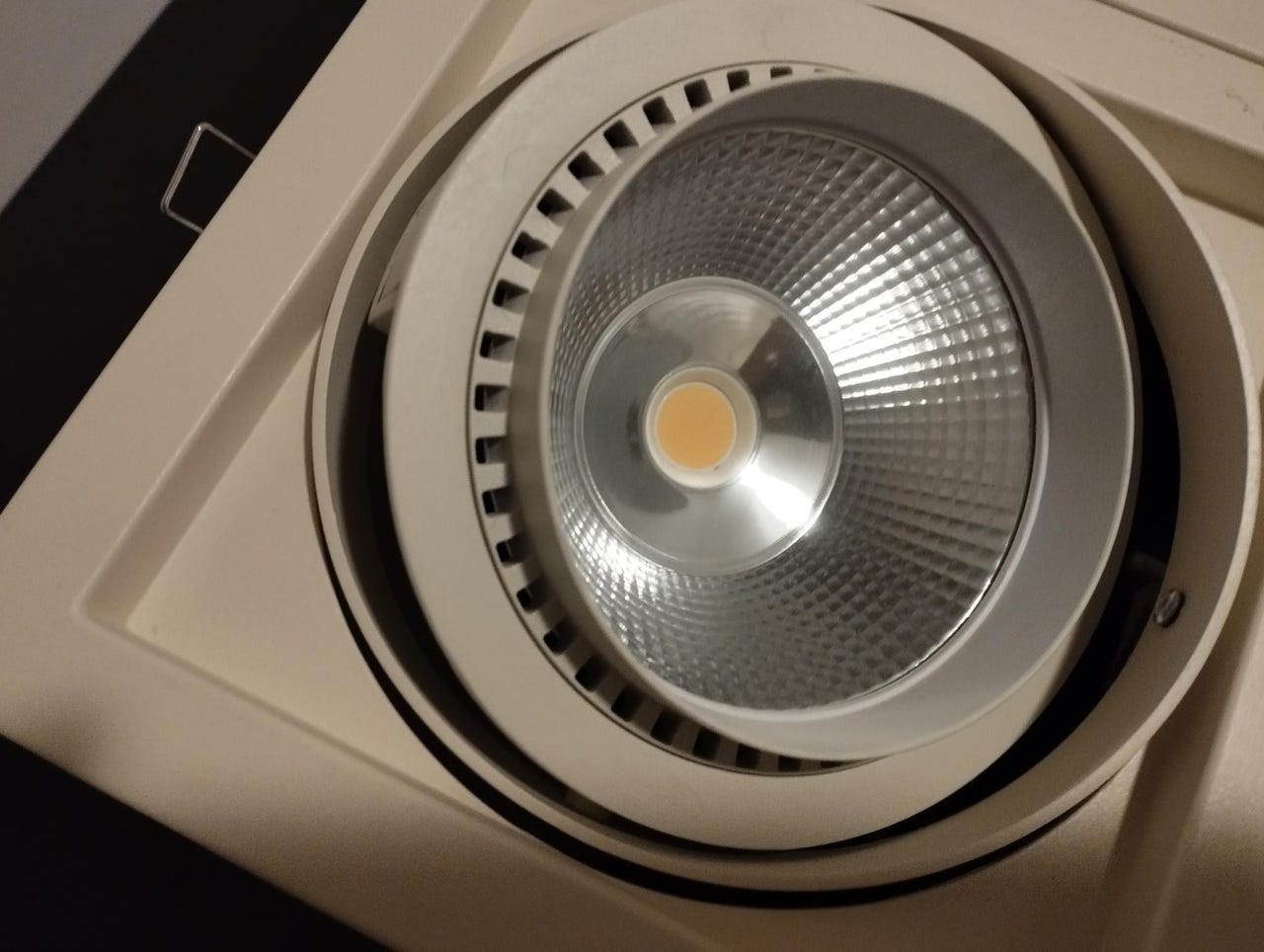 Led2 modulære lamper for montering i tak. | FINN-torget