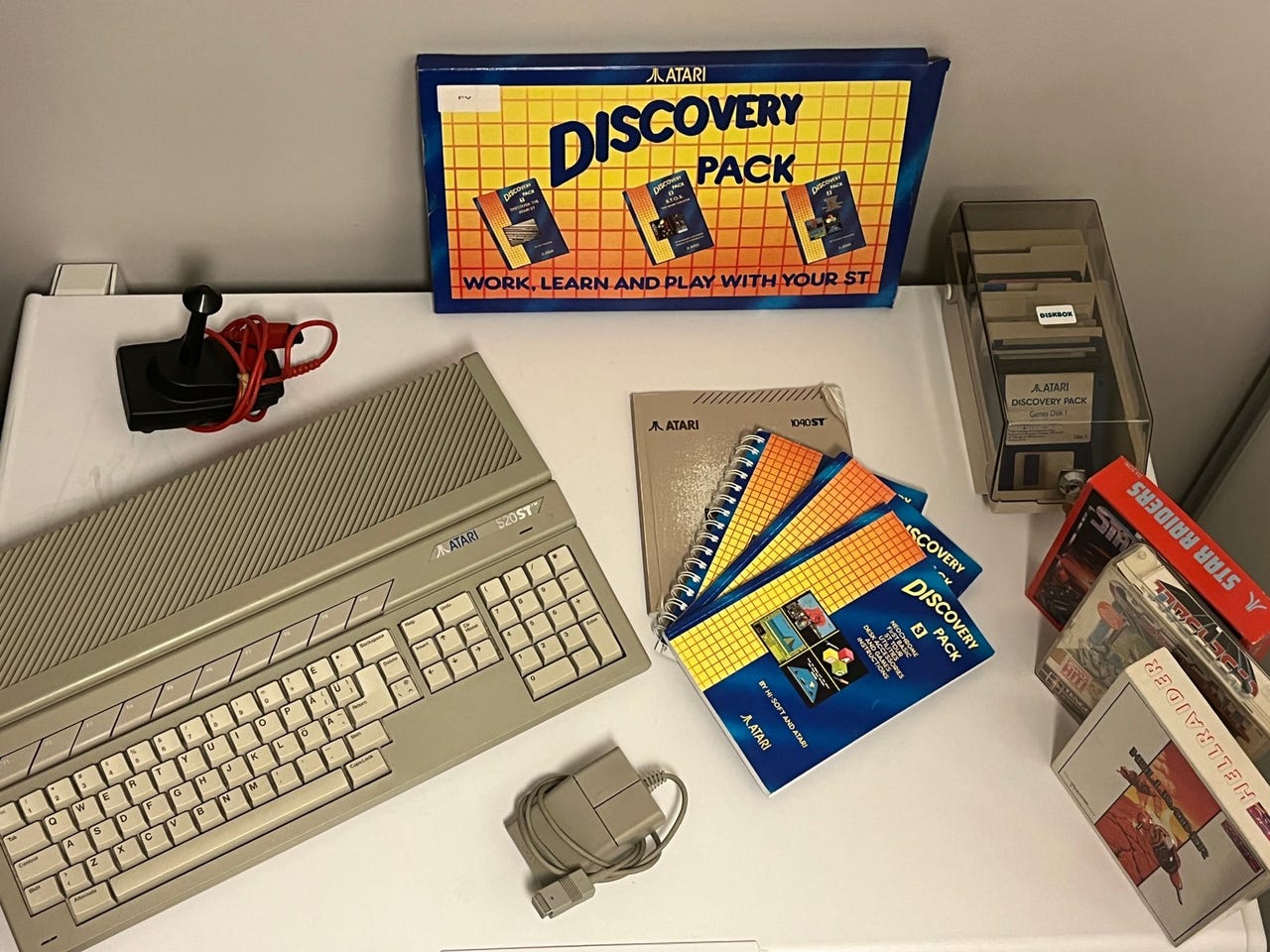 Unik mulighet - Atari 520 STFM «Discovery pack» m/spill, programvare og ...