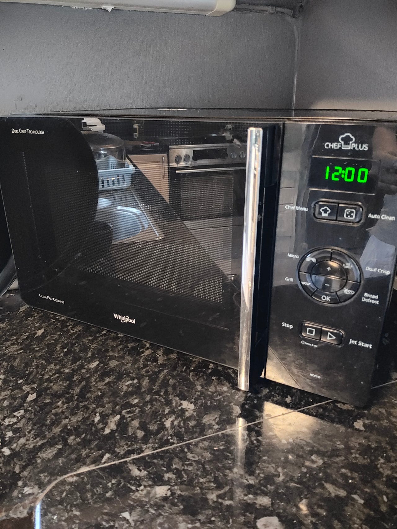 Whirlpool Chef plus mikrobølgeovn selges. | FINN torget