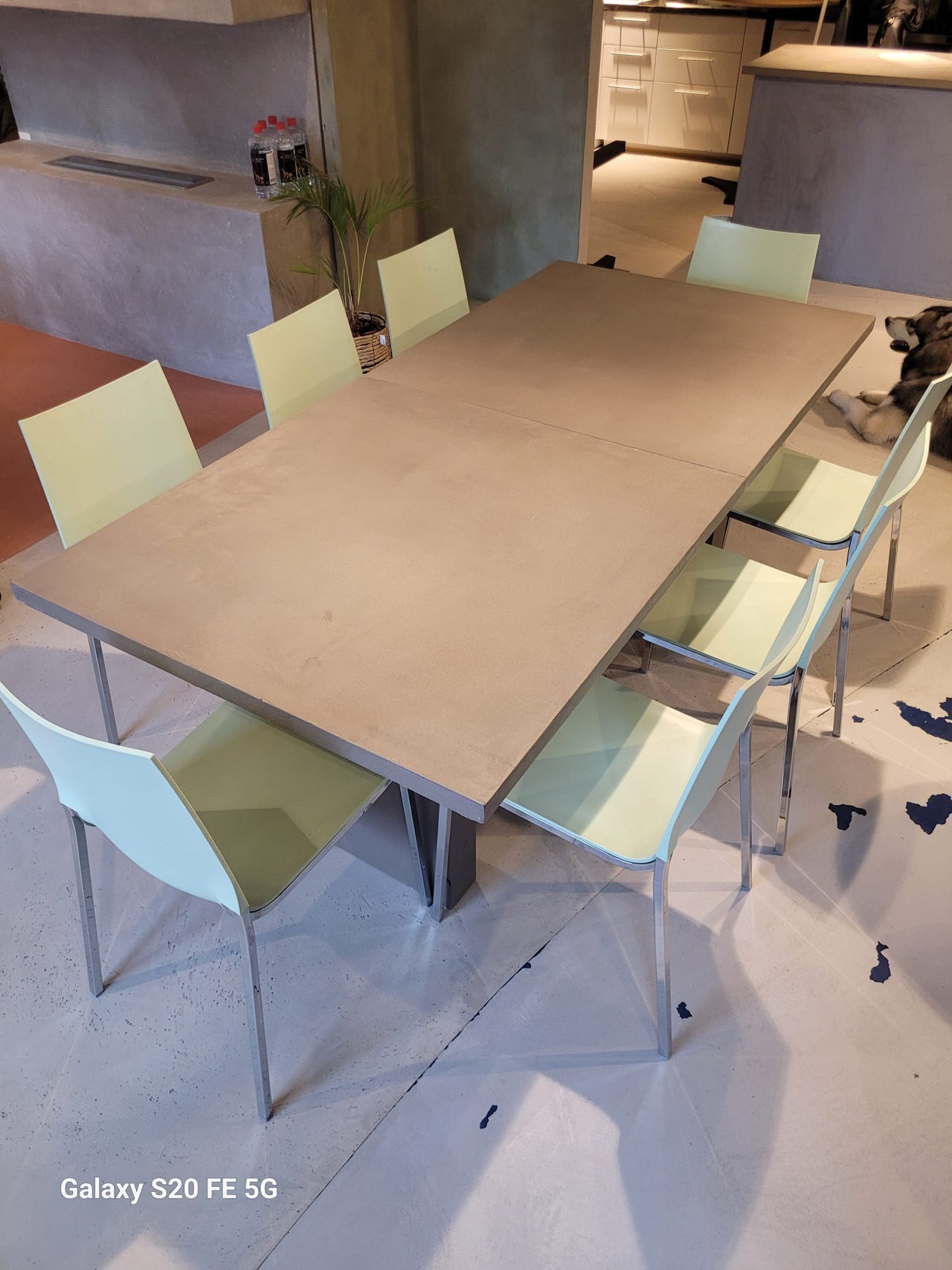 Stort design spisebord med stoler | FINN-torget
