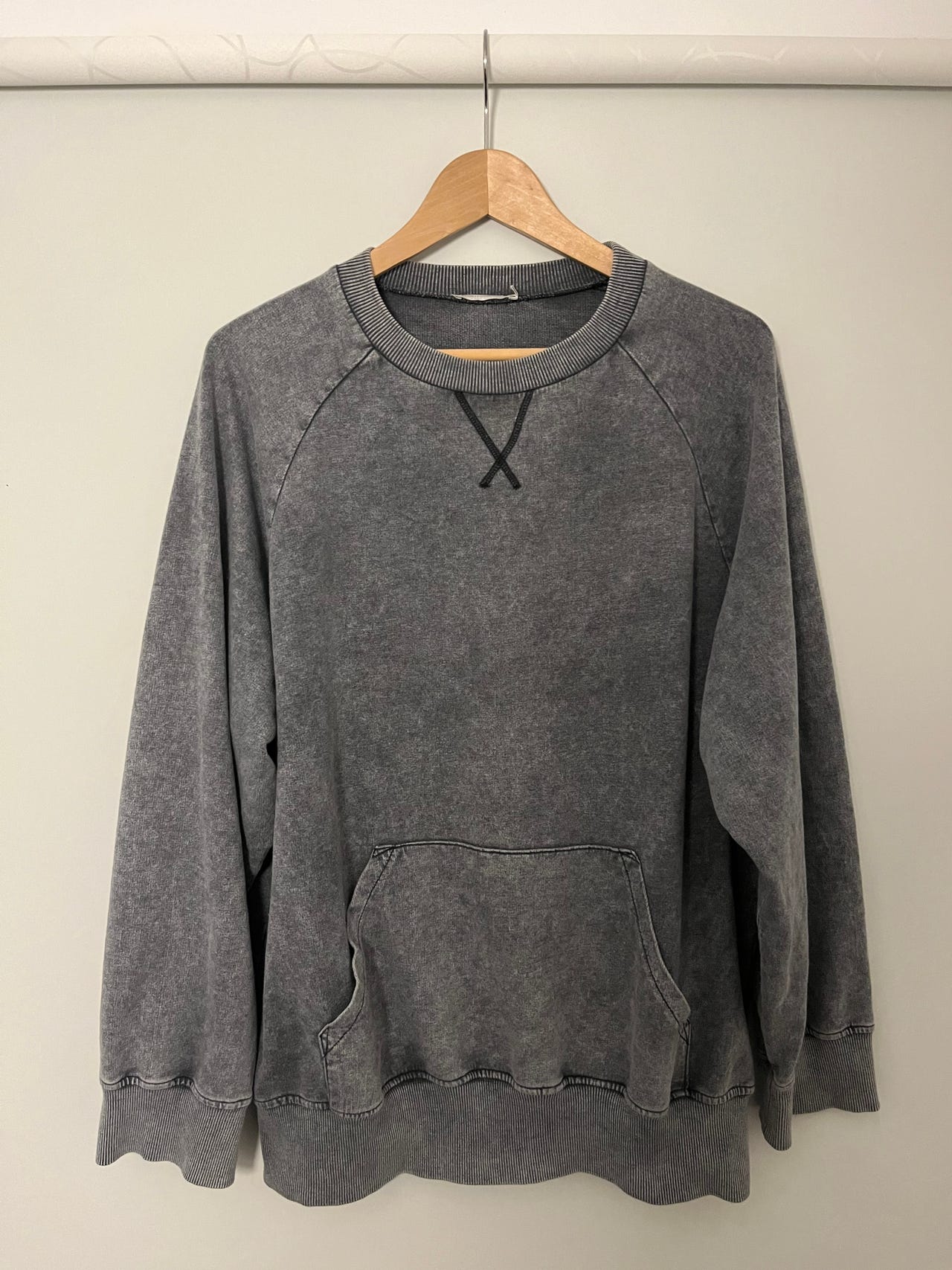 Weekday oversized college genser | FINN torget