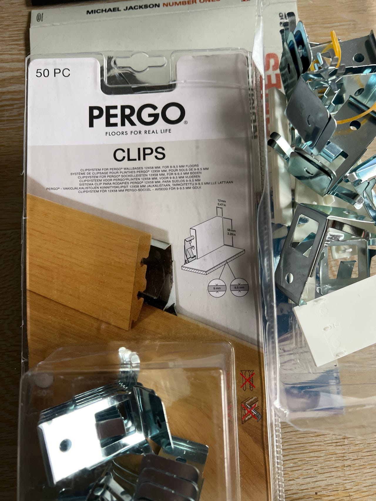 Pergo Clips til gulvlister. | FINN torget