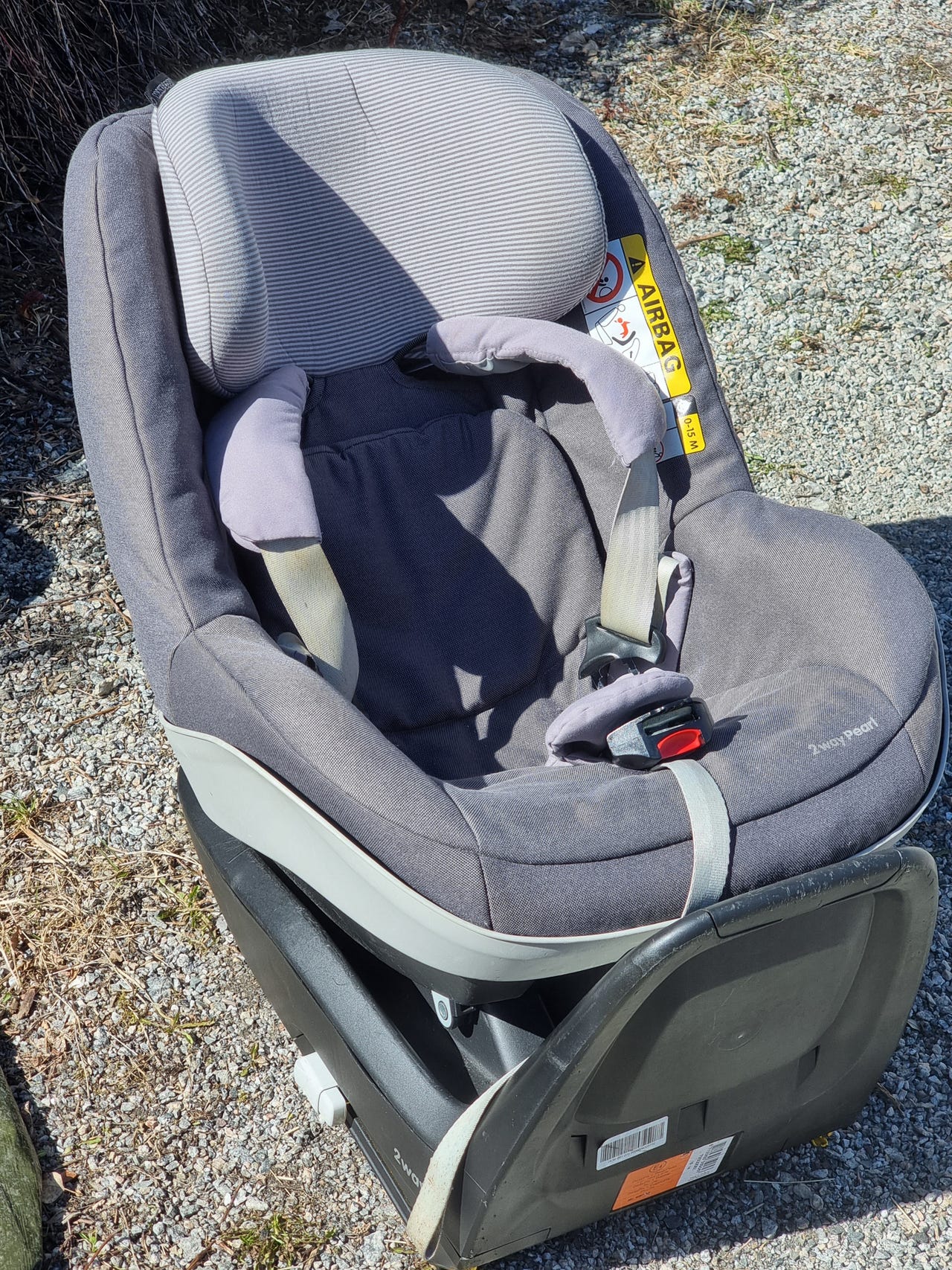Bilstol Maxi Cosi med base | FINN torget