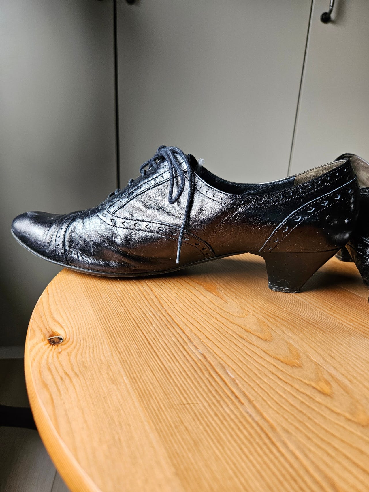 Flotte skinnsko med lav hæl str 42/43 | FINN-torget