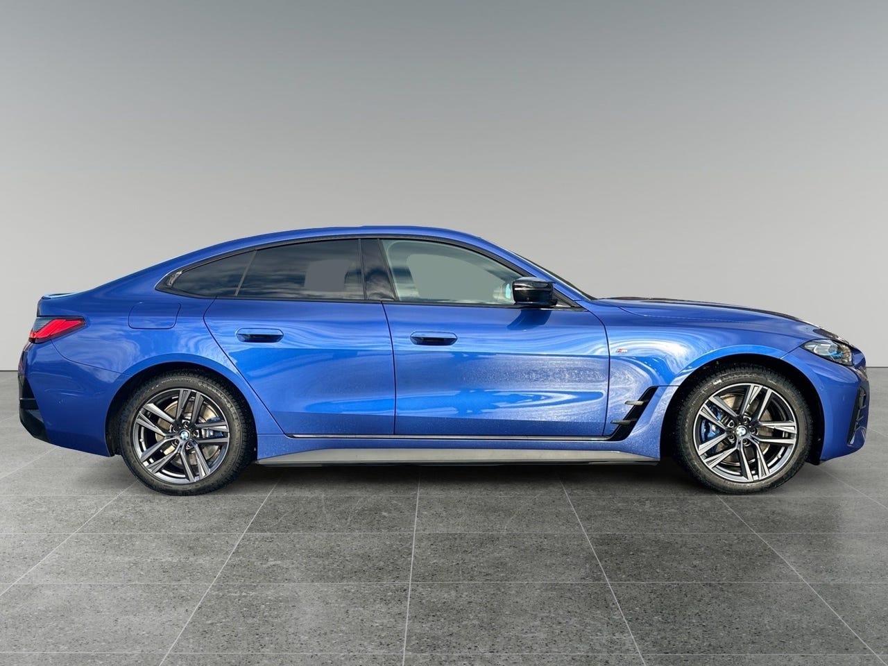 Bruktbil til salgs: BMW i4 M50 - 2023 - Blå - 571 Hk - Sedan | FINN.no