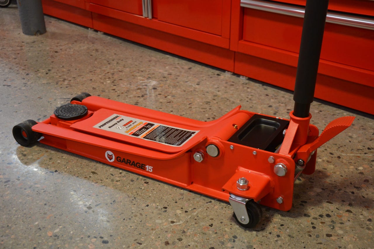 Høytløftende stål jekk fra Garage15 | FINN-torget