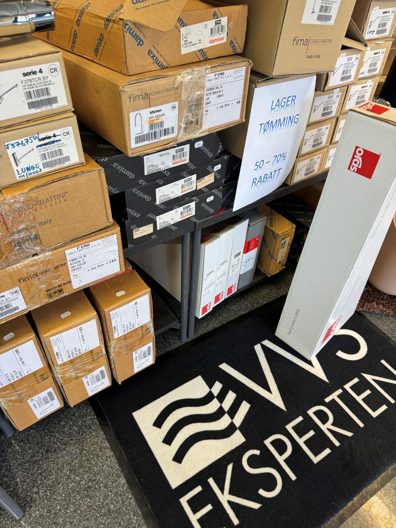 Lagersalg av diverse batteri, dusjpanel m.m | FINN-torget