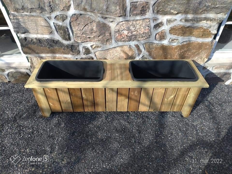 Blomsterkasser. Lengde 1,86 og bredde 50 cm og høyde 50 cm . Impre tre ...