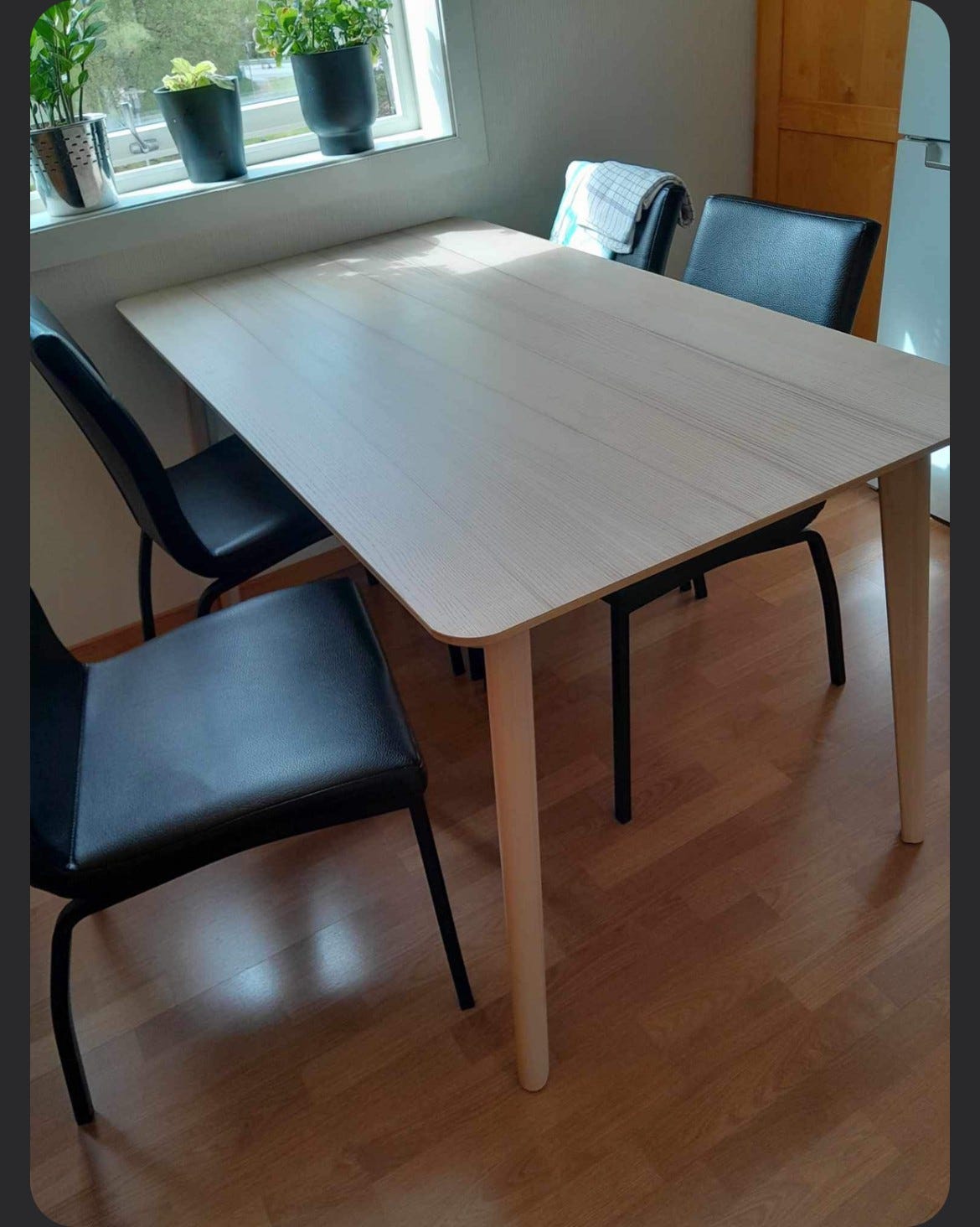 BORD MED 4 stoler | FINN-torget