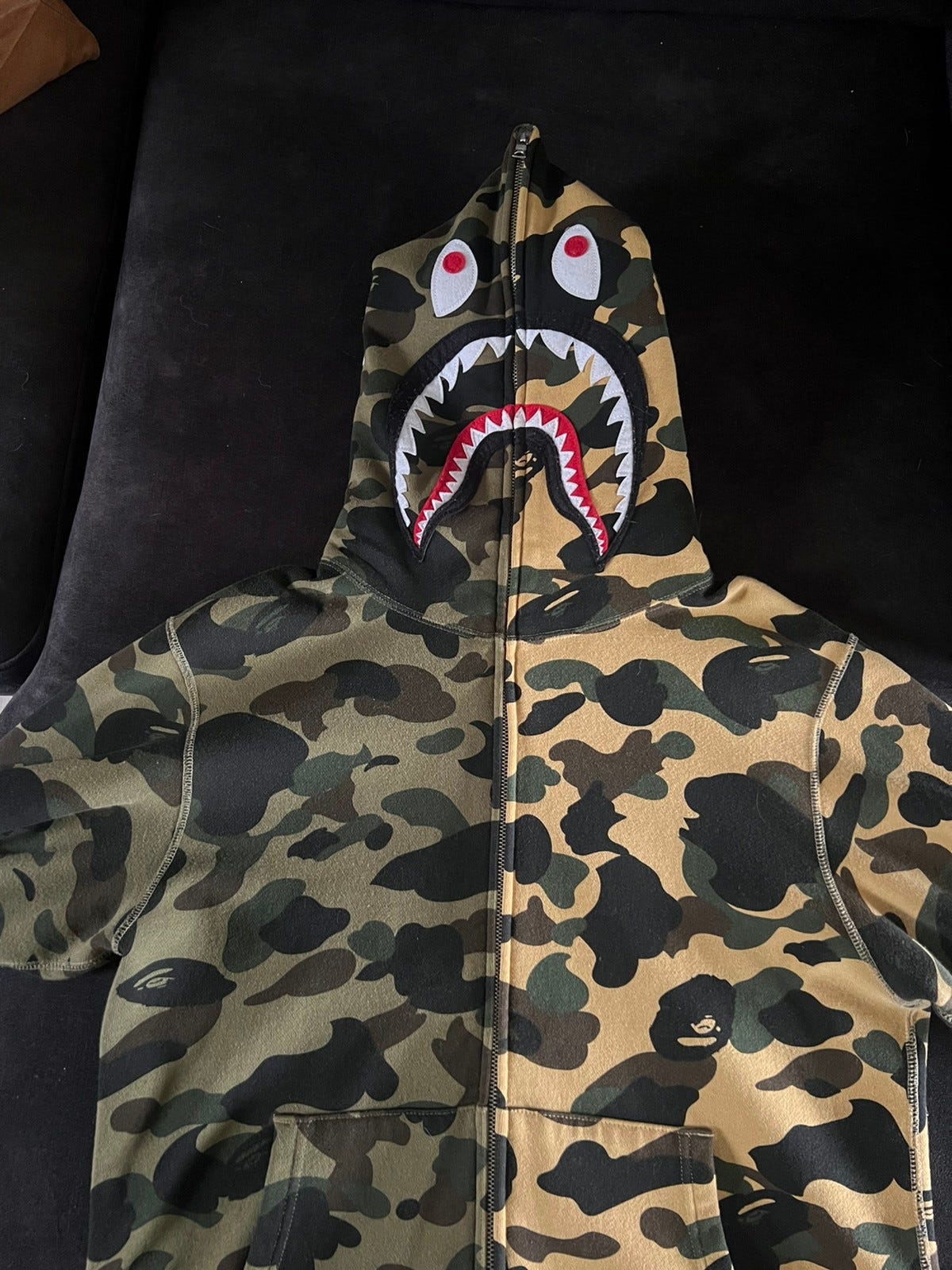 Bape hettegenser (1st Bape Half Camo Shark Hoodie). Str L | FINN torget