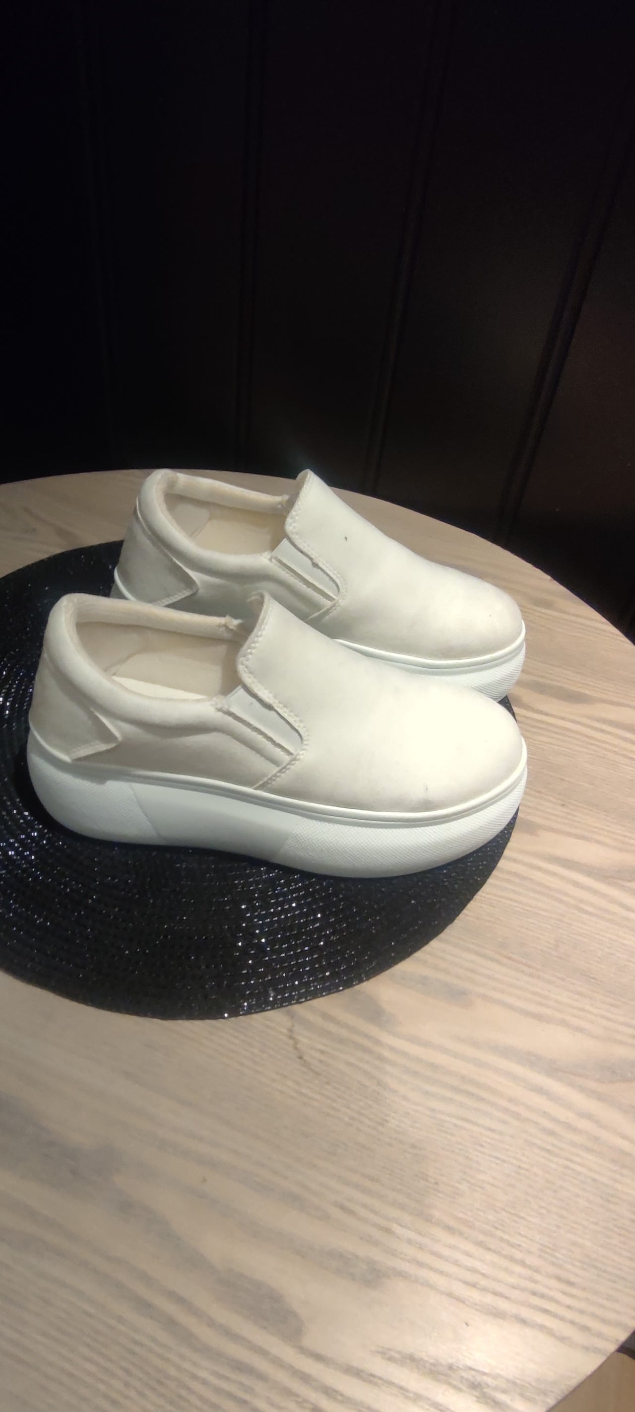 Hvite små sko | FINN-torget