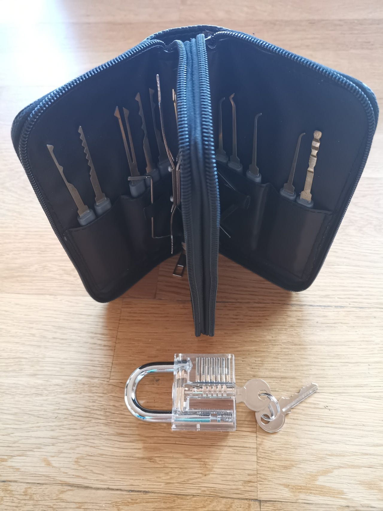 Dirkesett 24 deler med øvelseslås | FINN-torget