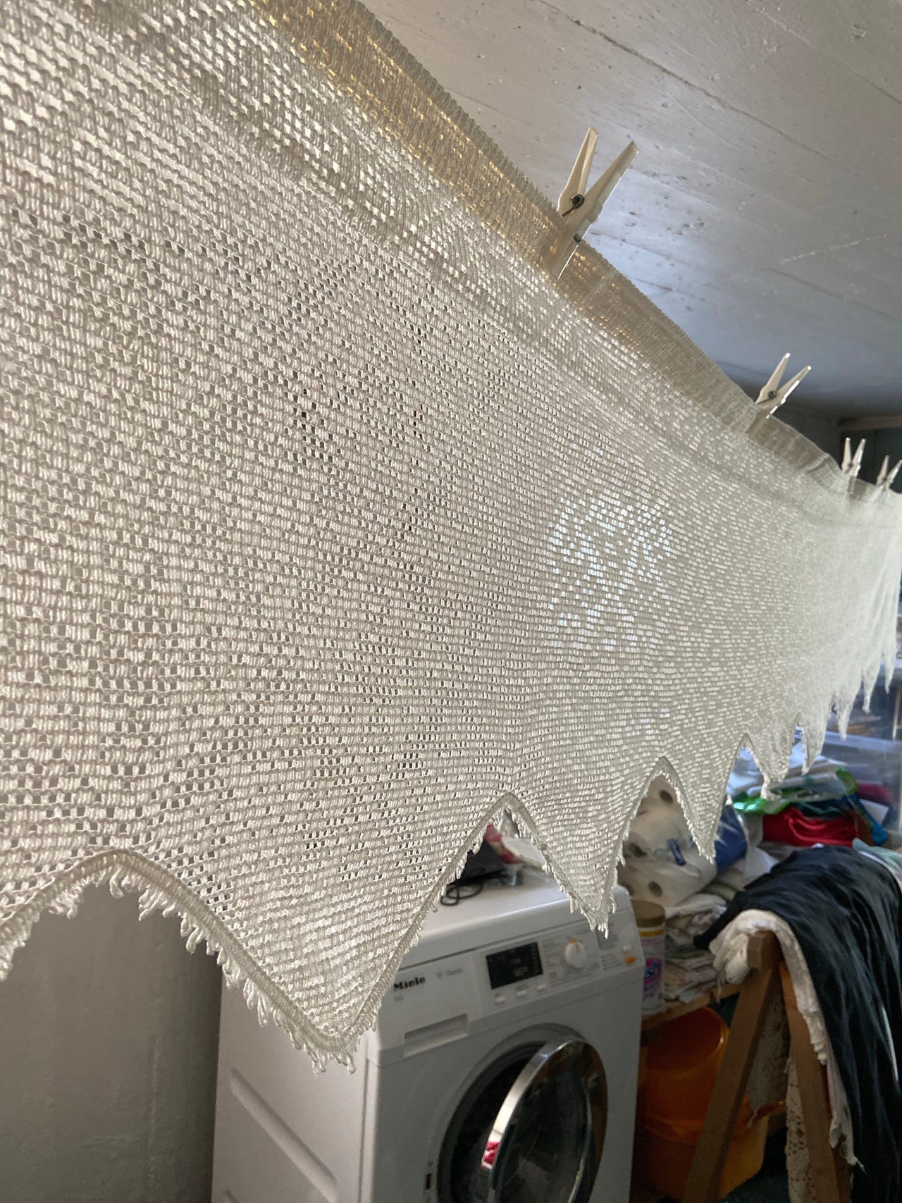 Pen ecru / hvit kjøkken gardin / kappe | FINN torget