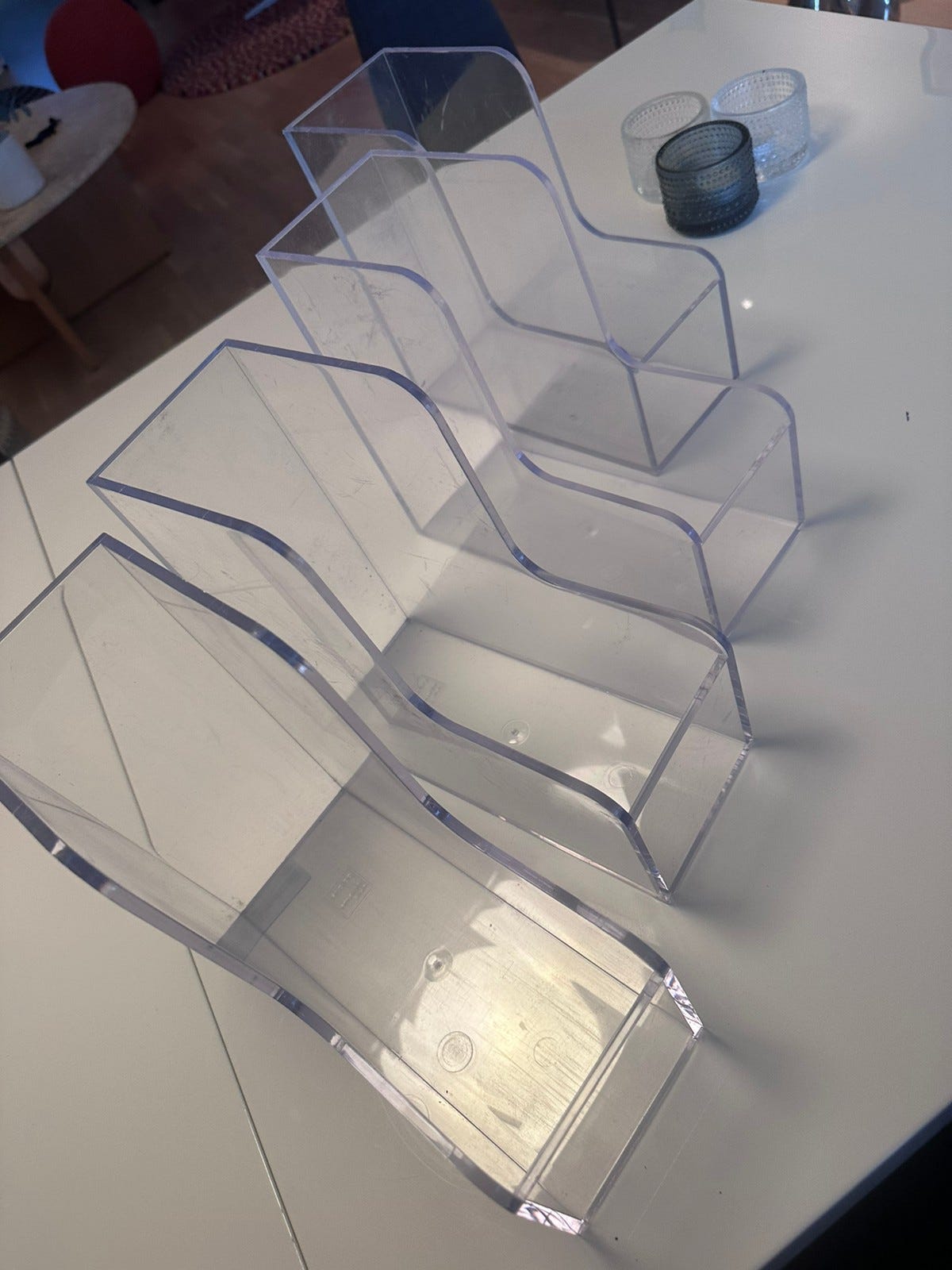 Magasin, blad og eller bokholder i sterkere pleksiglass | FINN-torget