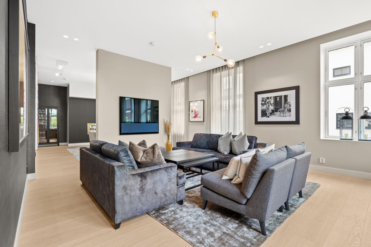 Eksklusiv selveierleilighet (281kvm p-rom) over en hel etasje ...