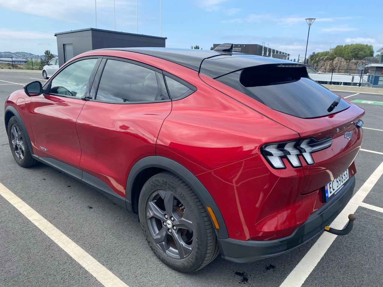 Bruktbil til salgs: Ford Mustang Mach-E - 2021 - Rød - 269 Hk - SUV ...