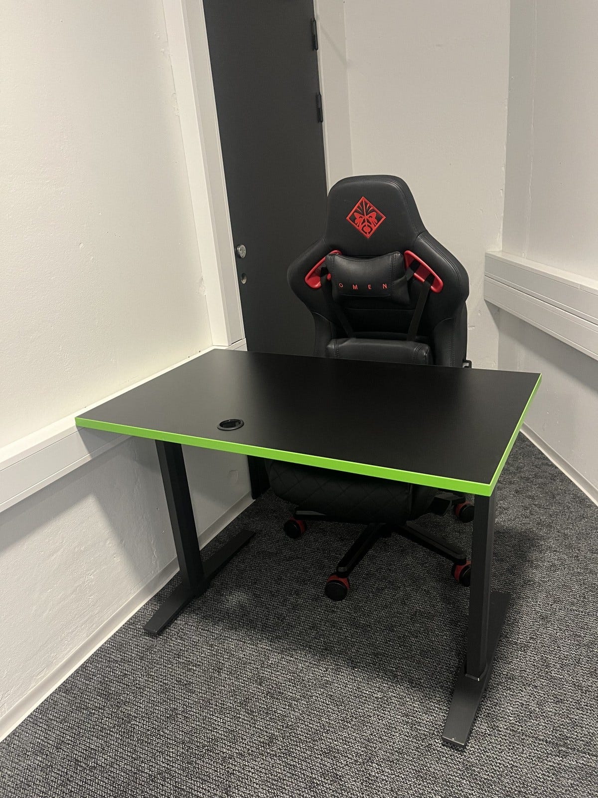 Gamingbord - Play M8 - Modell Elite (110cmx65cm) | FINN-torget