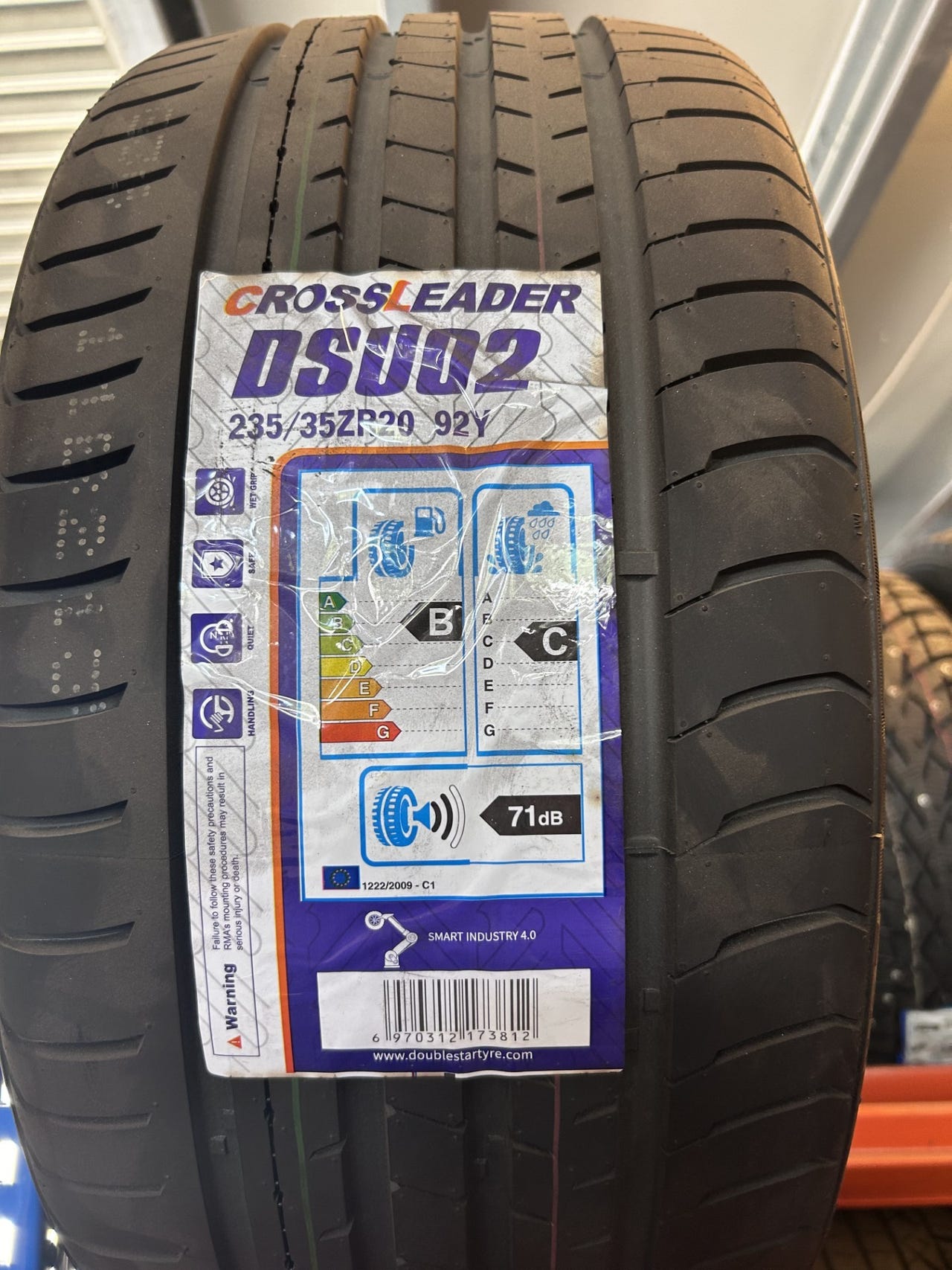 CROSSLEADER DSU02 235/35R20 92Y XL | FINN torget