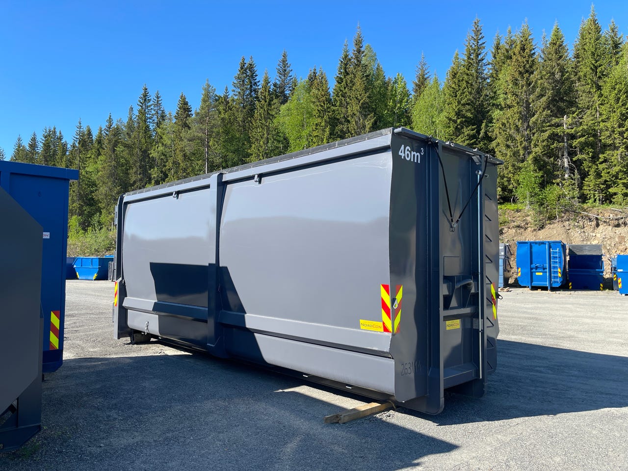 Bil og henger container 38 og 46m3 | FINN-torget